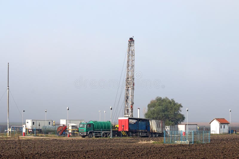 Oil drilling rig stock image. Image of engine, petroleum - 31405045