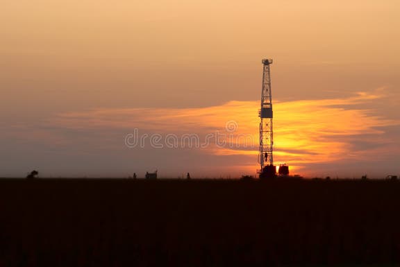 9,264 Drilling Rig Sunset Stock Photos - Free & Royalty-Free Stock ...