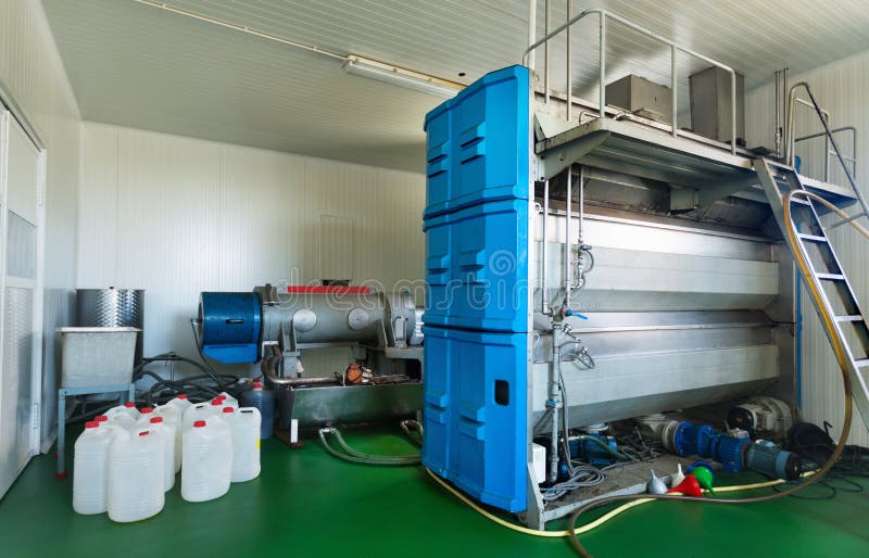 Oil Filling Engines Workshop Stock Photos - Free & Royalty-Free Stock ...