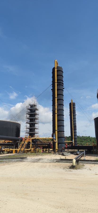 Oil and gas processing stock photo. Image of processing - 262530446