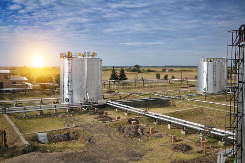 Oil and Gas Processing Plant Stock Photo - Image of piping, environment ...