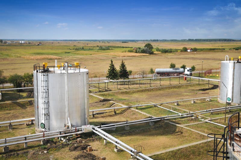 Oil and Gas Processing Plant Stock Photo - Image of environmental ...