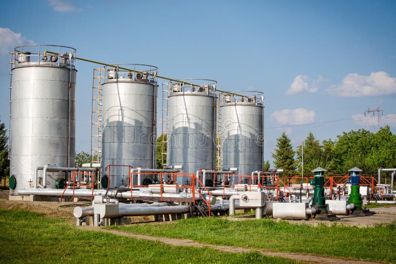 Oil and Gas Processing Plant Stock Image - Image of building, piping ...