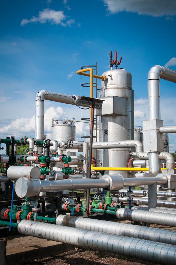 Oil and Gas Processing Plant Stock Image - Image of metal, duct: 33675769