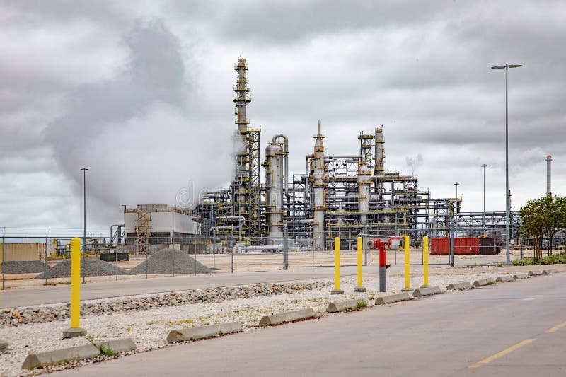 Oil Industry Complex Near Freeport, Texas Stock Photo - Image of smog ...