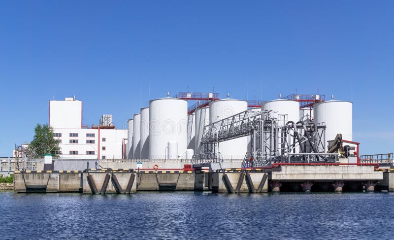 Oil Loading Terminal in Port Stock Photo - Image of cargo, logistics ...