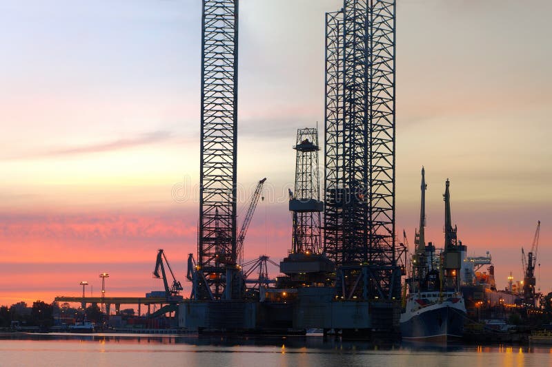 446 Shell Oil Platform Stock Photos - Free & Royalty-Free Stock Photos ...