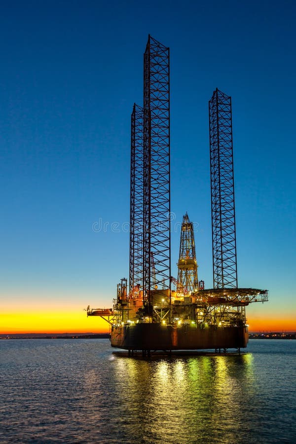 Oil rig stock photo. Image of oilwell, energy, industry - 11215880