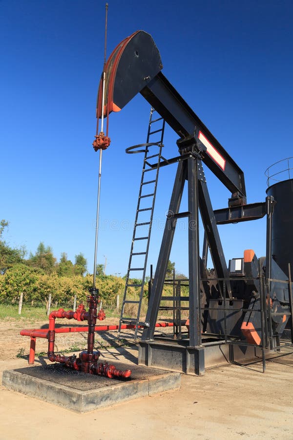 Oil Pump Jack (Sucker Rod Beam) Stock Image - Image of sucker, rocking ...
