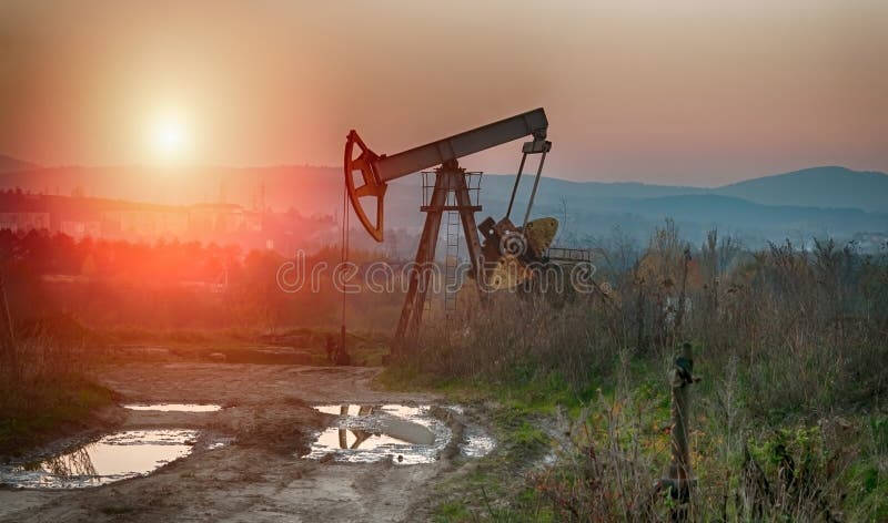 Oil pump on sunset stock image. Image of machine, pump - 79690465