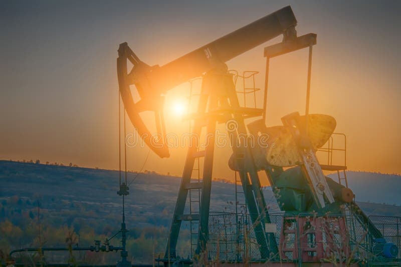 Oil pump on sunset stock image. Image of petroleum, pump - 92708515