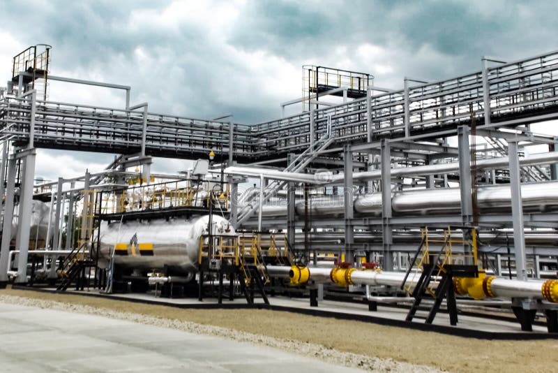 Oil Refinery Construction of an Oil Industrial Facility Stock Photo ...