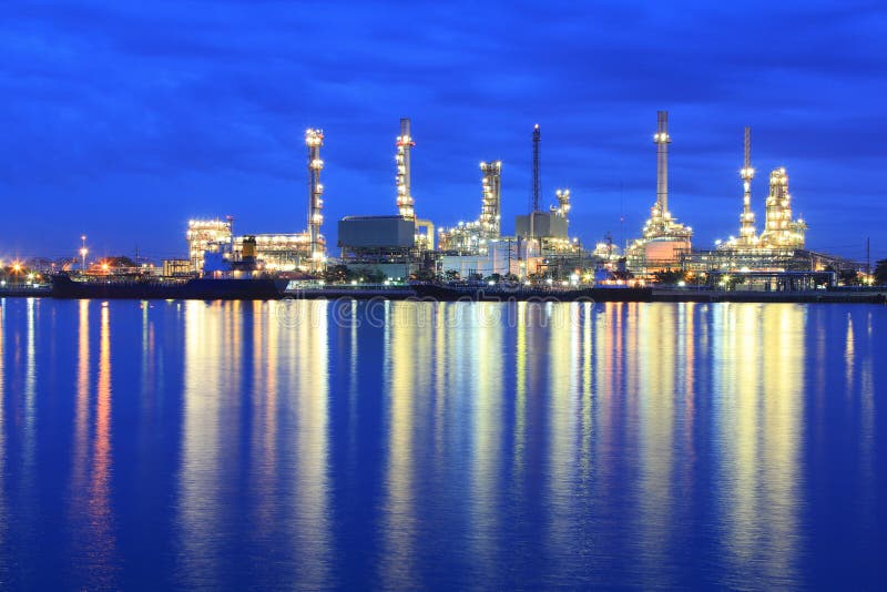 Oil refinery factory stock image. Image of diesel, petroleum - 26983733