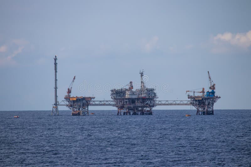 Oil Gas Producing Offshore Platform Stock Photos - Free & Royalty-Free ...