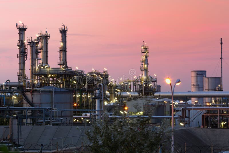 Alaska crude refinery stock photo. Image of refinery, north - 7546282