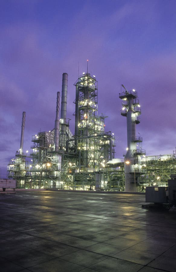 1,235 Refinery Vertical Photos - Free & Royalty-Free Stock Photos from ...