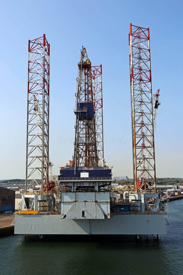 An Oil Rig in a Harbor by the Sea Stock Image - Image of heave ...