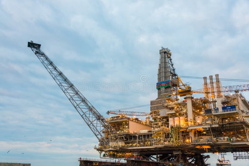 Oil rig platform editorial photo. Image of pumps, installation - 45972186