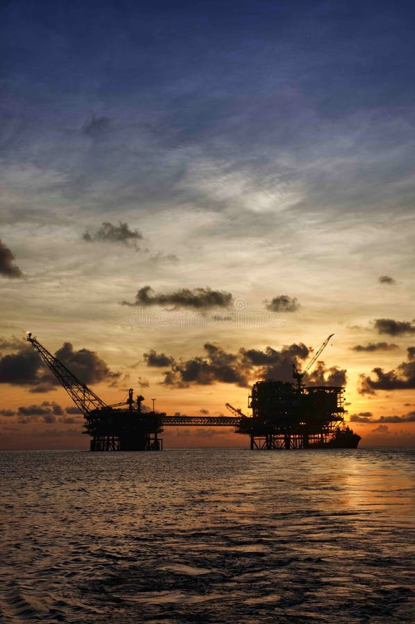 Oil Rig Platform during Sunset Stock Image - Image of cargo, business ...