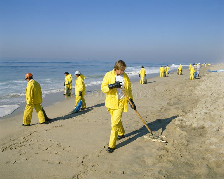 Oil spill cleanup editorial stock image. Image of continent - 23176329