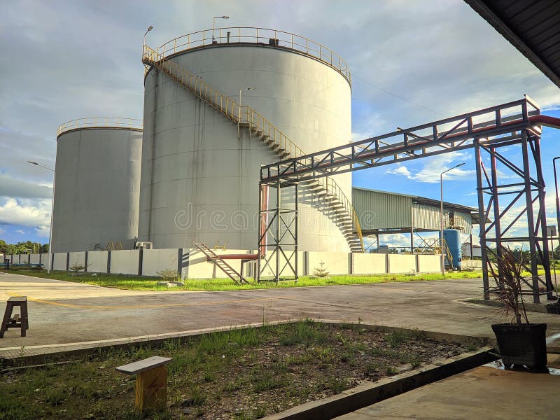 Oil Storage Tank in Industrial Cpo Stock Photo - Image of industrial ...