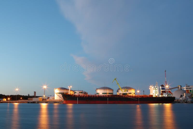 Oil-tanker at an Offshore Terminal Stock Photo - Image of gulf ...