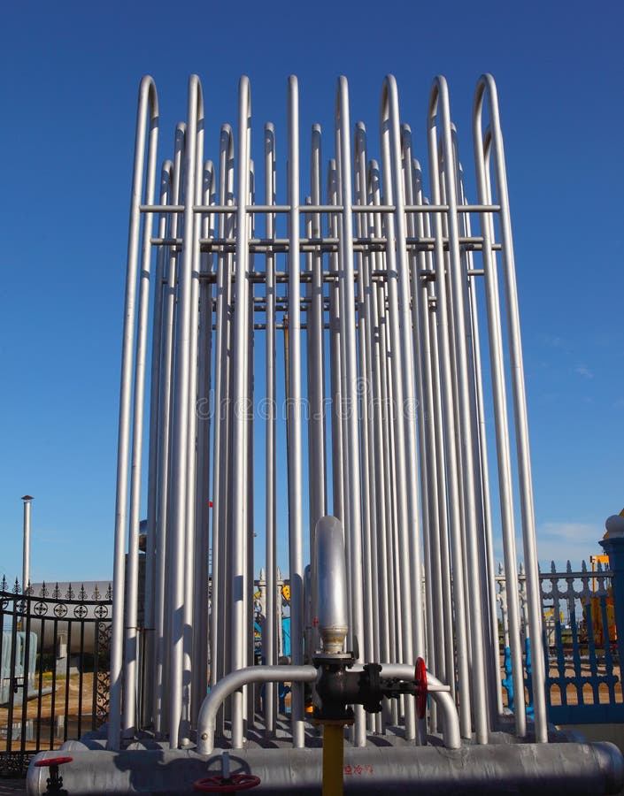 Oil tanks in a refinery stock image. Image of industry - 23958805