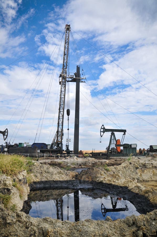 Oil tower stock photo. Image of chemical, crown, mast - 26617496