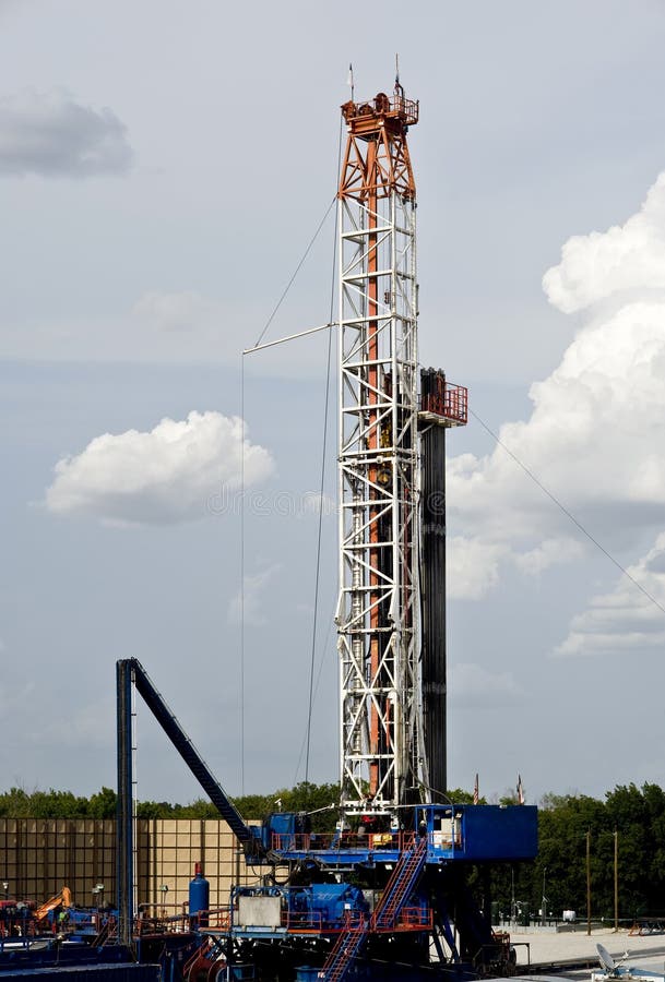 Oil well stock image. Image of prospecting, drilling - 26190547