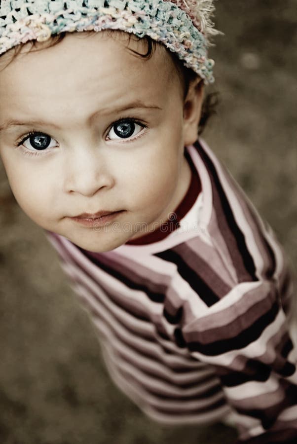 Ojos inocentes foto de archivo. Imagen de intenso, atractivo - 29638740