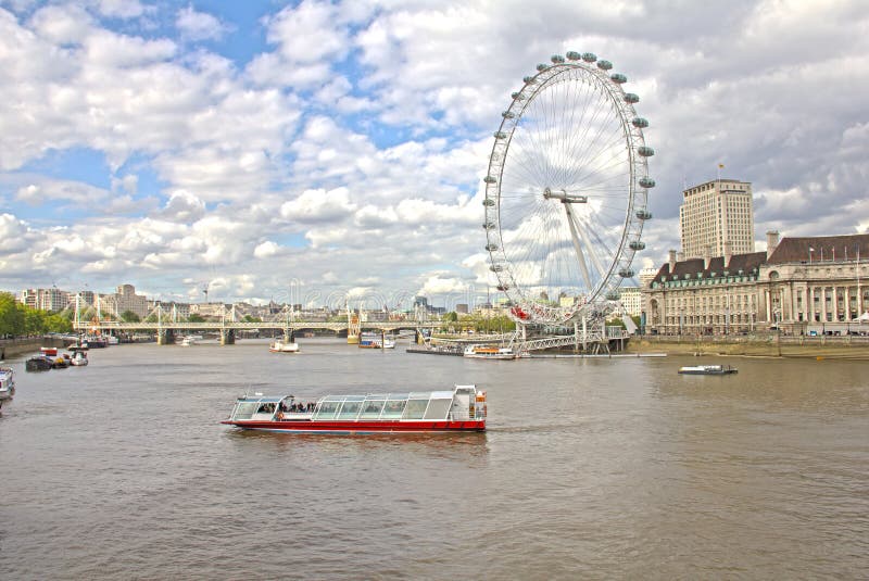 Oka London rzeka Thames fotografia editorial. Obraz złożonej z niebo ...