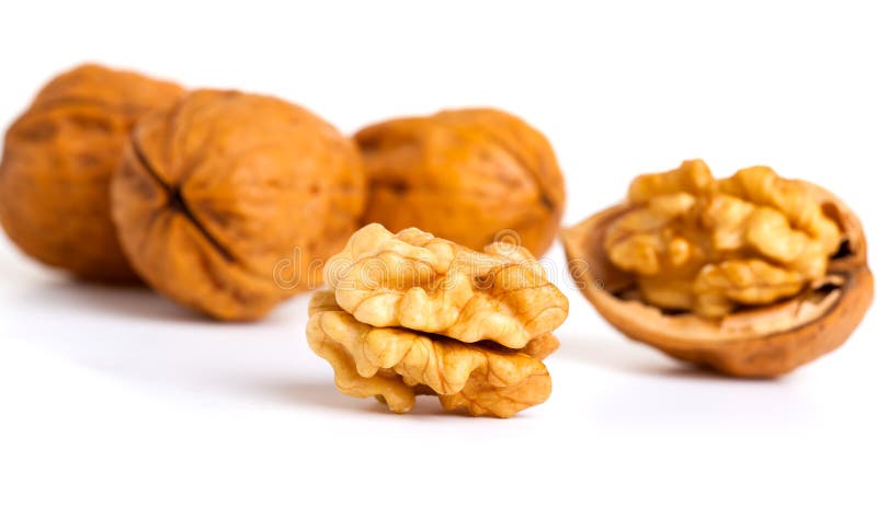 Okkernoot En Een Gebarsten Okkernoot Stock Afbeelding - Image of ...