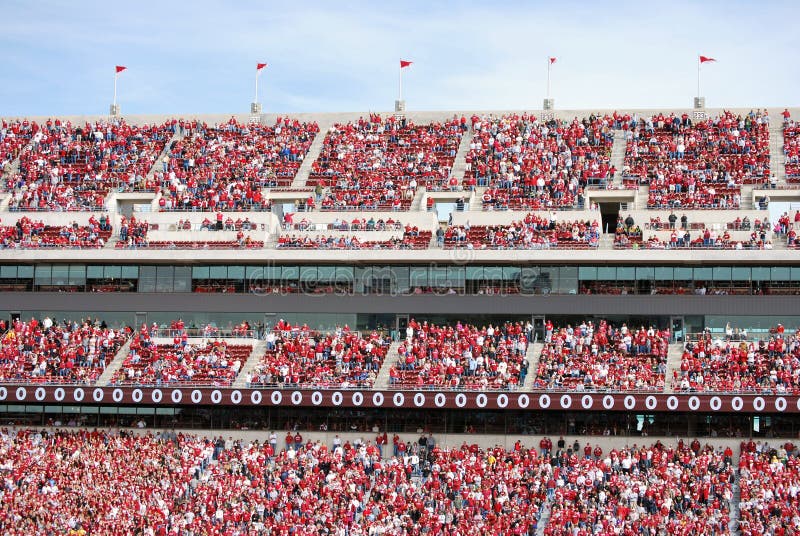 Oklahoma Sooners Football Game in Norman. Oklahoma sooner fans stock ...