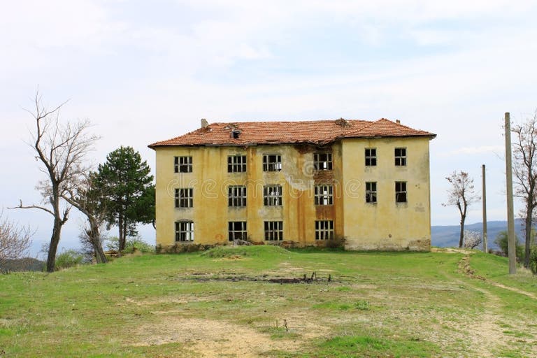 826 Scary School Building Stock Photos - Free & Royalty-Free Stock ...