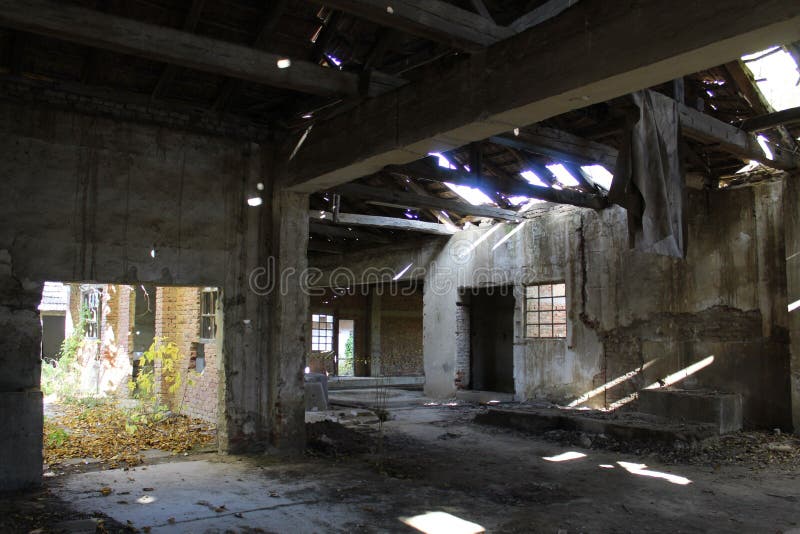 Old Abandoned Building with Broken Walls Stock Image - Image of broken ...