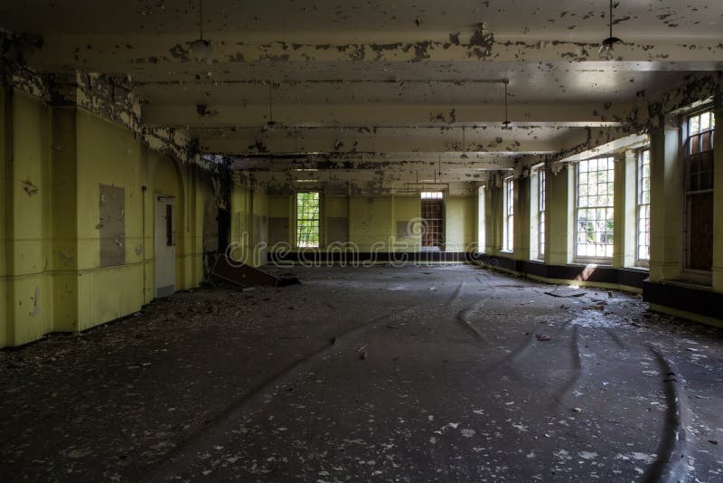 Old abandoned building stock image. Image of cracked - 42694185
