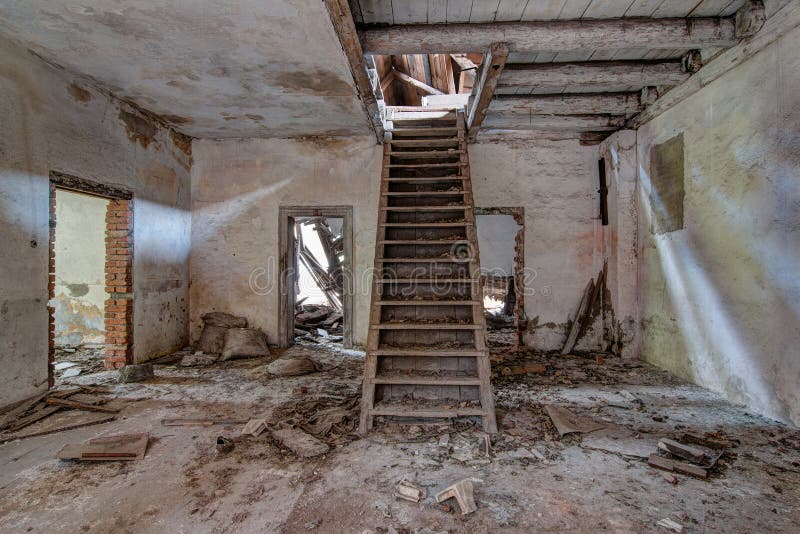 Crumbling Building stock image. Image of horizontal, rhyolite - 15297507