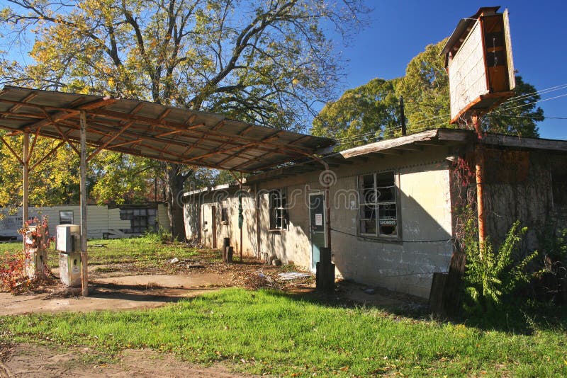 Old Abandoned Gas Station Rural Eastern Texas Stock Photo - Image of ...