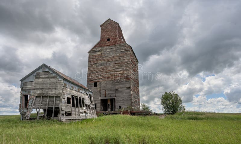 Abandoned Grain Elevator Neidpath Saskatchewan Stock Photos - Free ...
