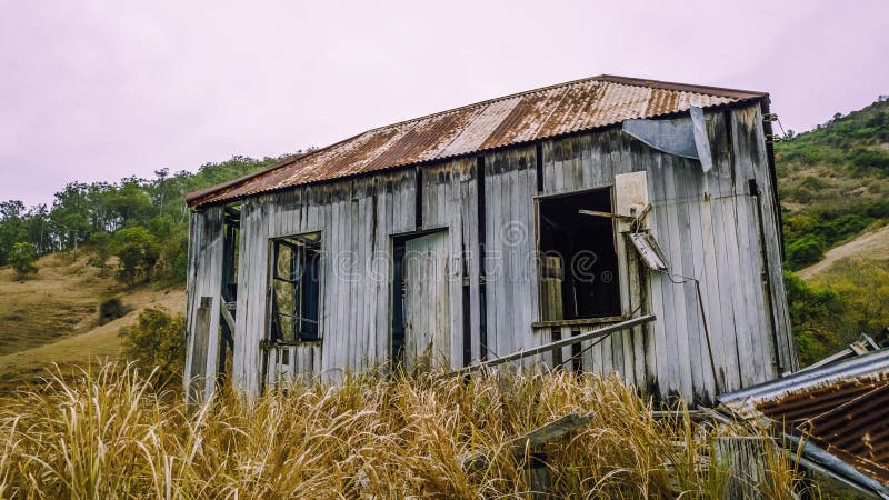 Abandoned Outback Farming Shed in Queensland Stock Image - Image of ...