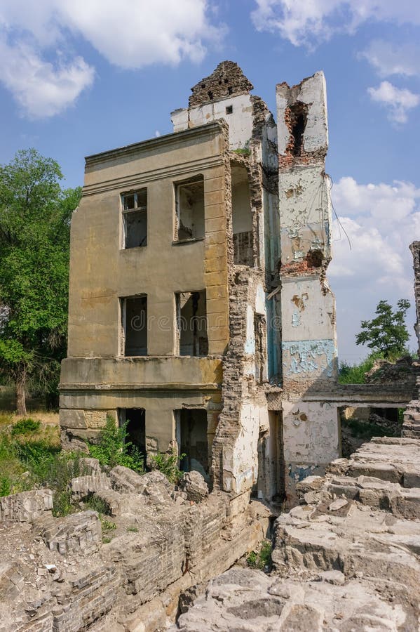 Old Abandoned Overgrown School Building Stock Image - Image of oblivion ...