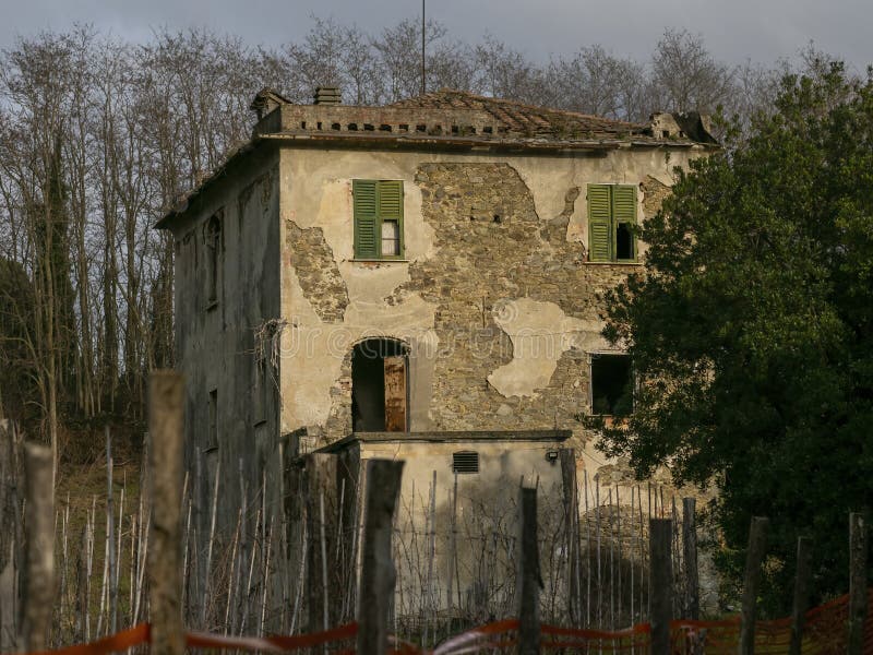 Old, Abandoned, Prairie Farmhouse with Trees, Grass and Blue Sky Stock ...