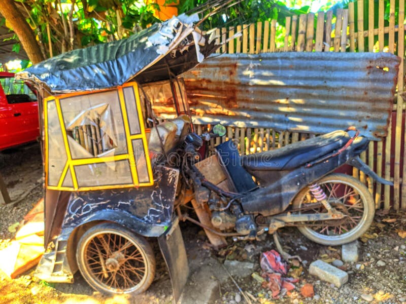 Old abandoned rickshaw editorial image. Image of antique - 329881995
