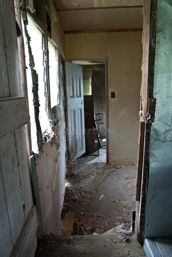 Old Abandoned and Rundown House Stock Image - Image of ruins, grunge ...