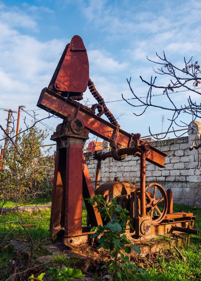 Old Abandoned Rusty Oil Rig Stock Image - Image of petrol, fuel: 166860313