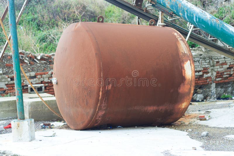Old abandoned tank stock image. Image of ancient, grunge - 29169373