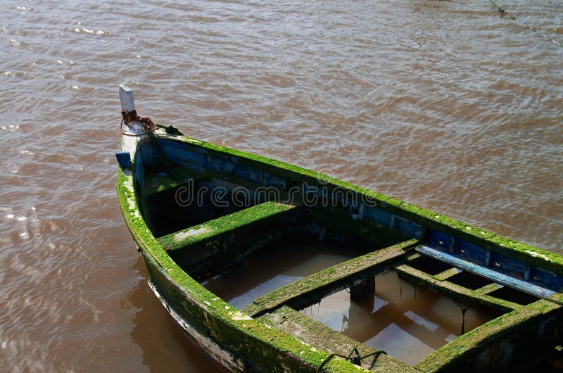 Old sinking boat stock image. Image of abandoned, rotten - 29931589