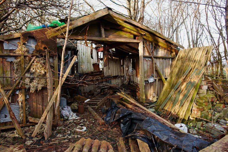 Old abandoned wooden shed stock image. Image of country - 85816551