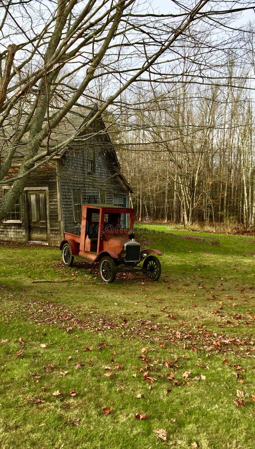 Old Antique Car and a Shack Stock Image - Image of vintage, front ...
