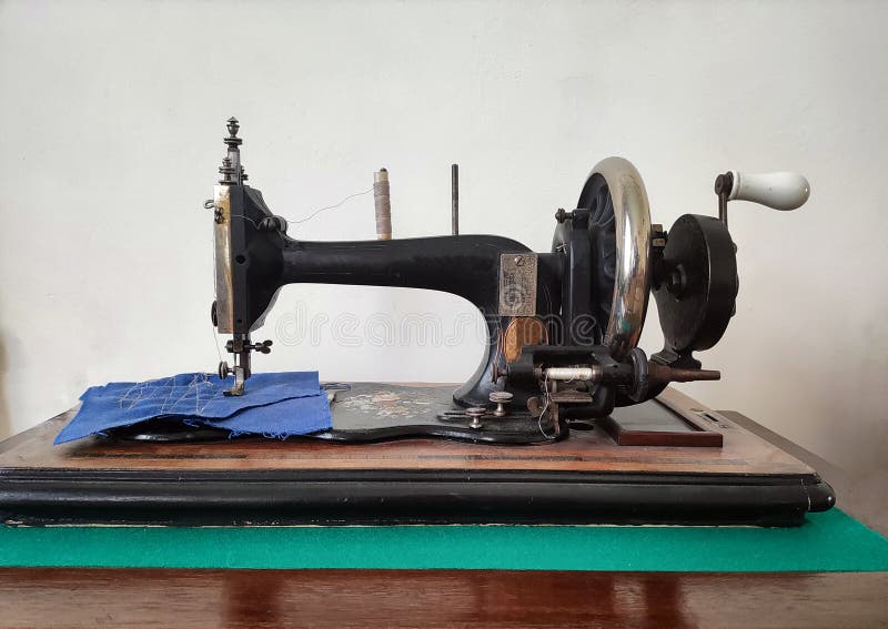 Old Antique Sewing Machine, Museum Exhibit, Close-up Editorial ...